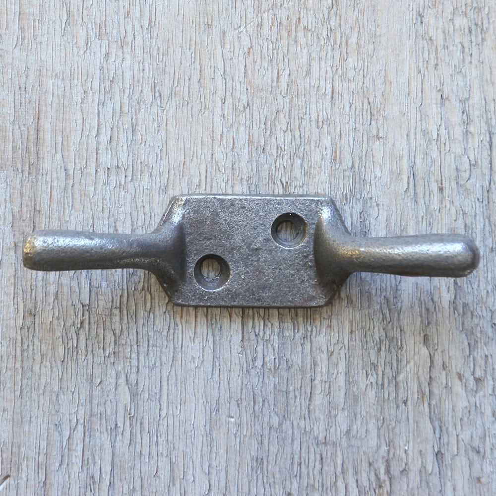 Decorative cast iron Cleat Hook